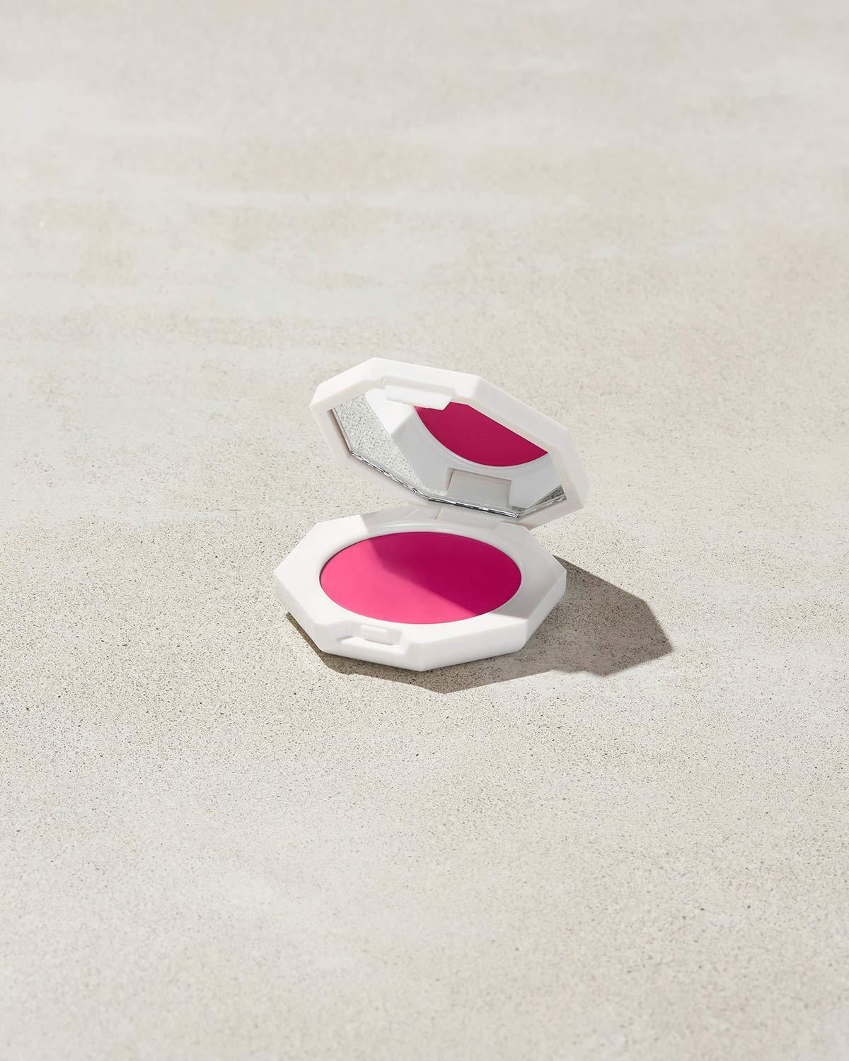 Fenty beauty - CHEEKS OUT FREESTYLE CREAM BLUSH - Crush On Cupid ...